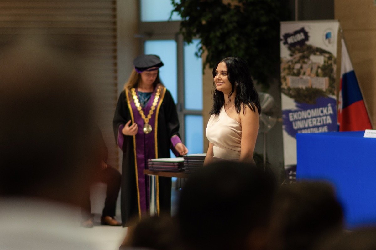 Promócie absolventov FHI 2025 - Fakulta hospodárskej informatiky