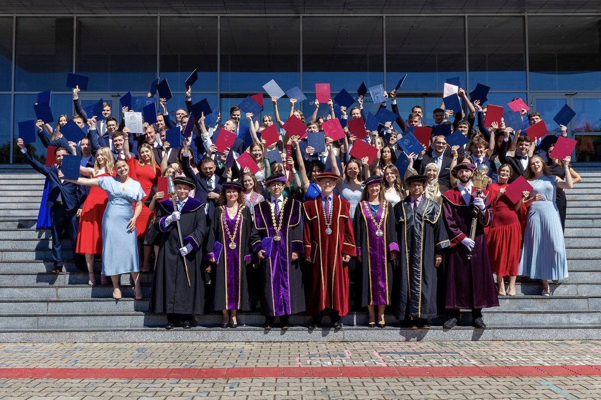 Promócie absolventov FHI 2025 - Faculty of Economic Informatics